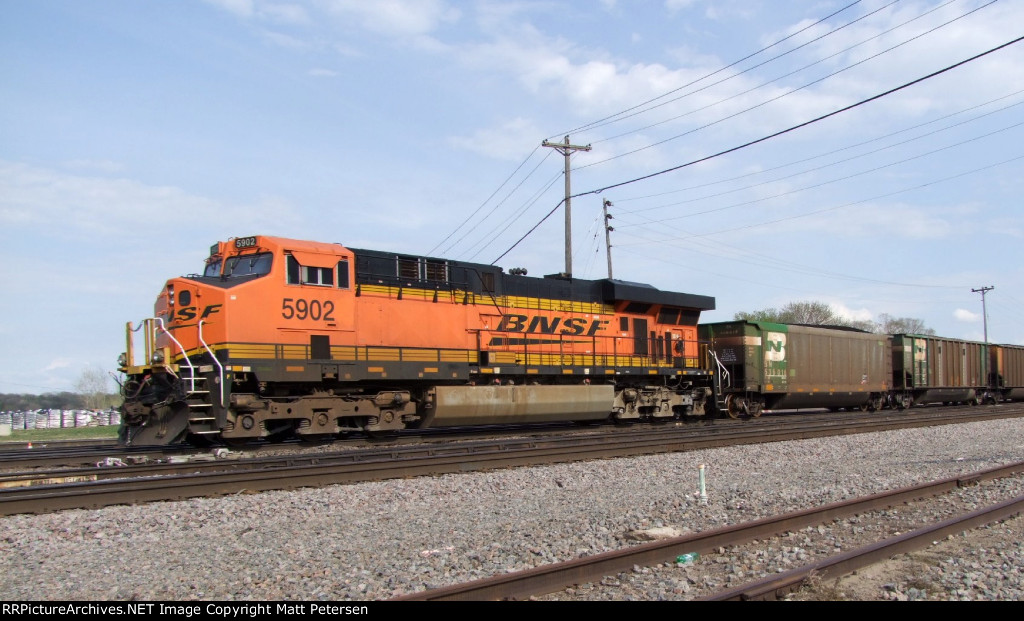 BNSF 5902